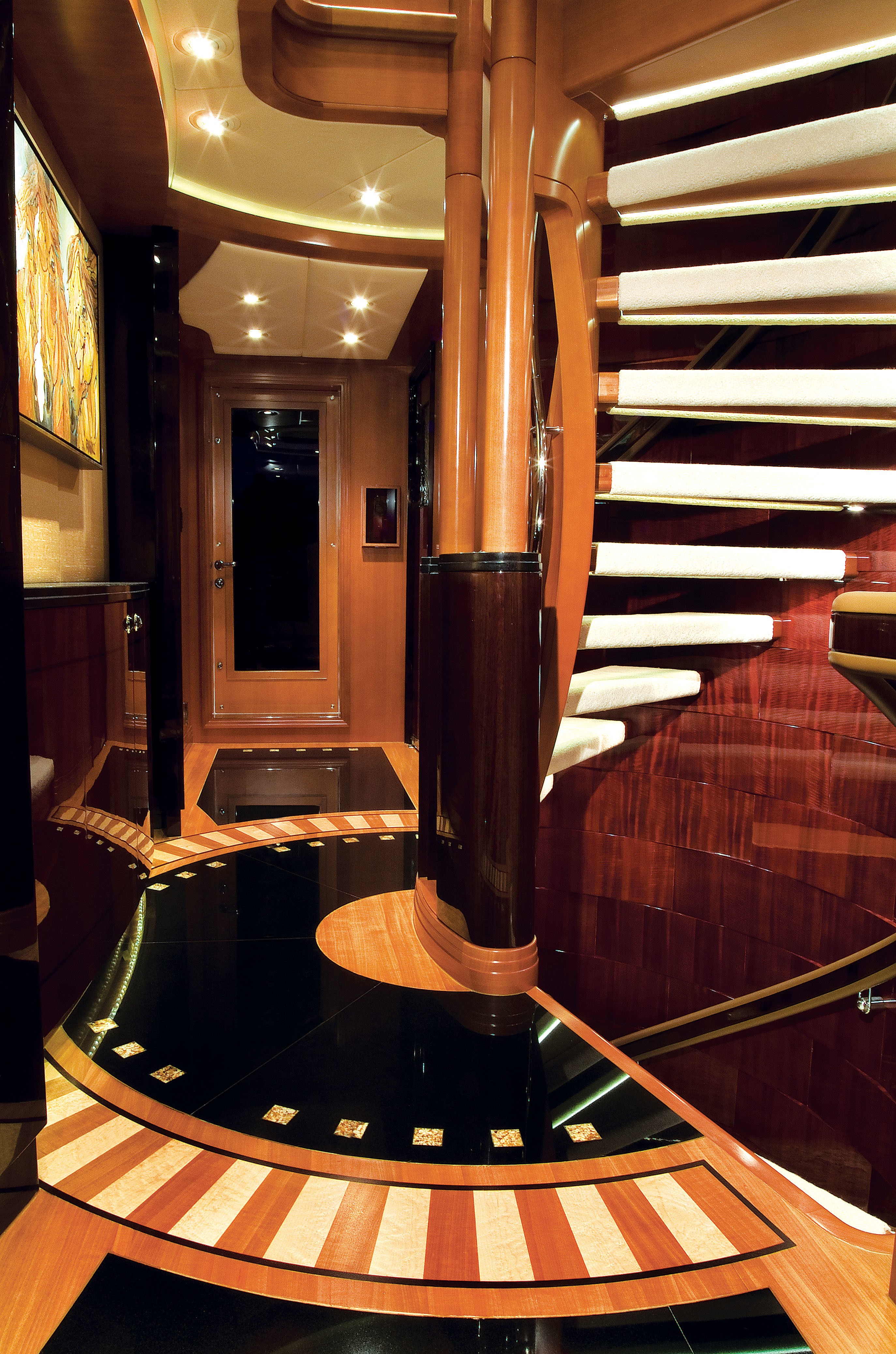 Yacht REEF CHIEF, Trinity Yachts | CHARTERWORLD Luxury Superyacht Charters